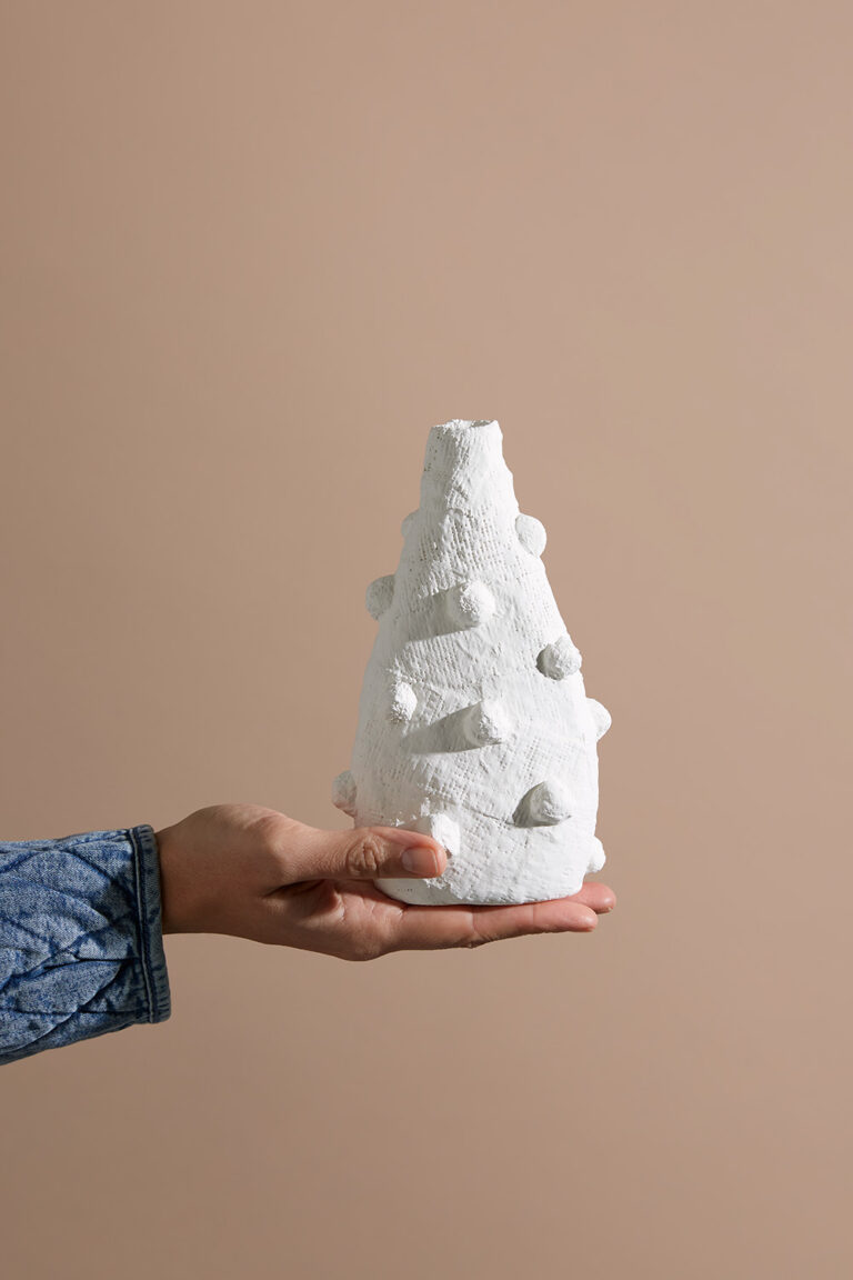 Lustiges Upcycling: Vase aus Gips selber machen